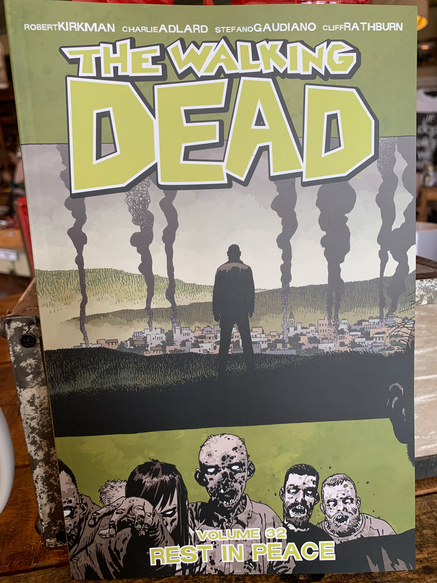 Vol. 32 TWD Graphic Novel – TheWoodburyShoppe
